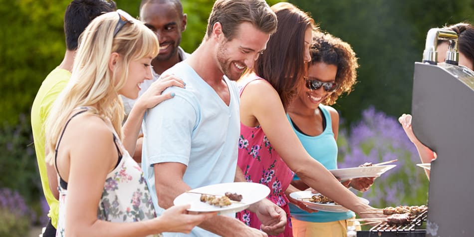 The Do's and Don'ts of Using Public Park Grills - Picnic Furniture